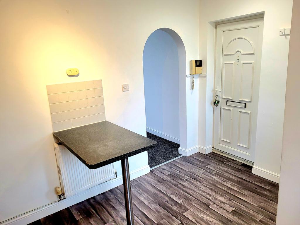 Matson Avenue, Matson GL4 2 bed flat - £116,950