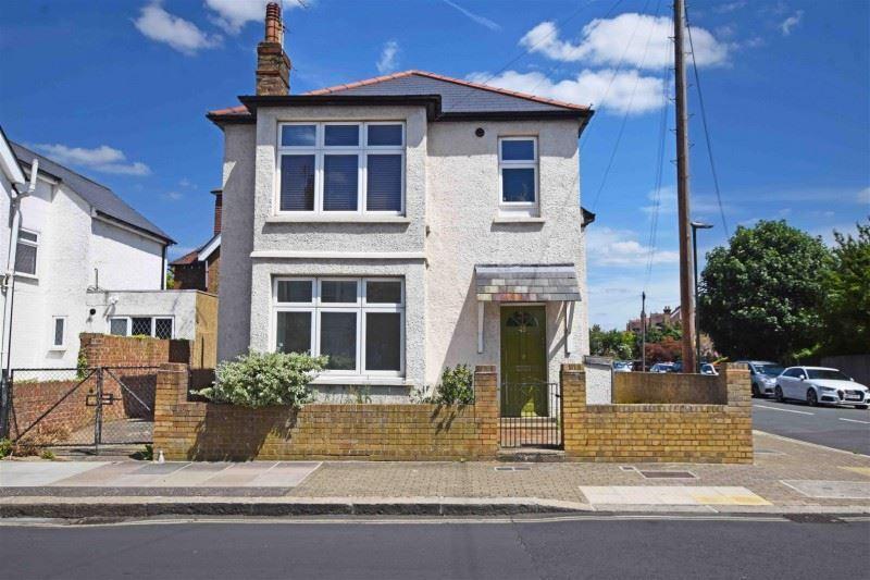48 Percy Road, Hampton, London, TW12 2JR 1 bed flat - £140,000