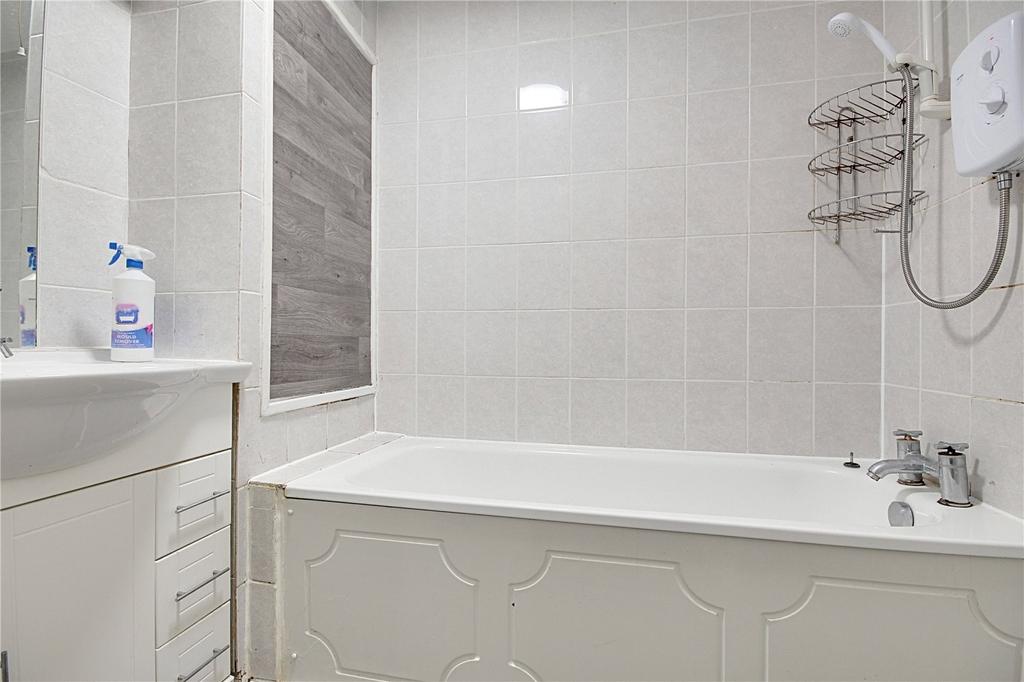 Roman Way, Enfield, EN1 1 bed flat - £1,200 pcm (£277 pw)