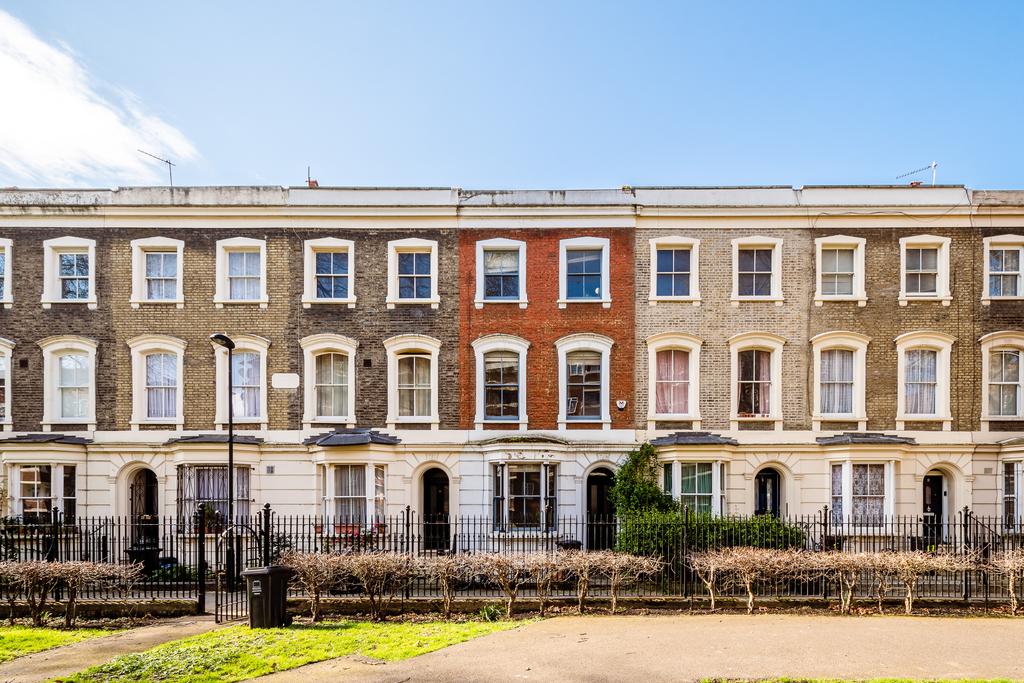 St. Thomas's Place, London E9 4 bed terraced house - £1,050,000