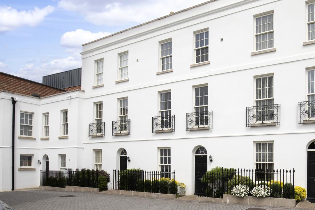 Regency Place, Cheltenham GL52 2AS 4 bed townhouse - £625,000
