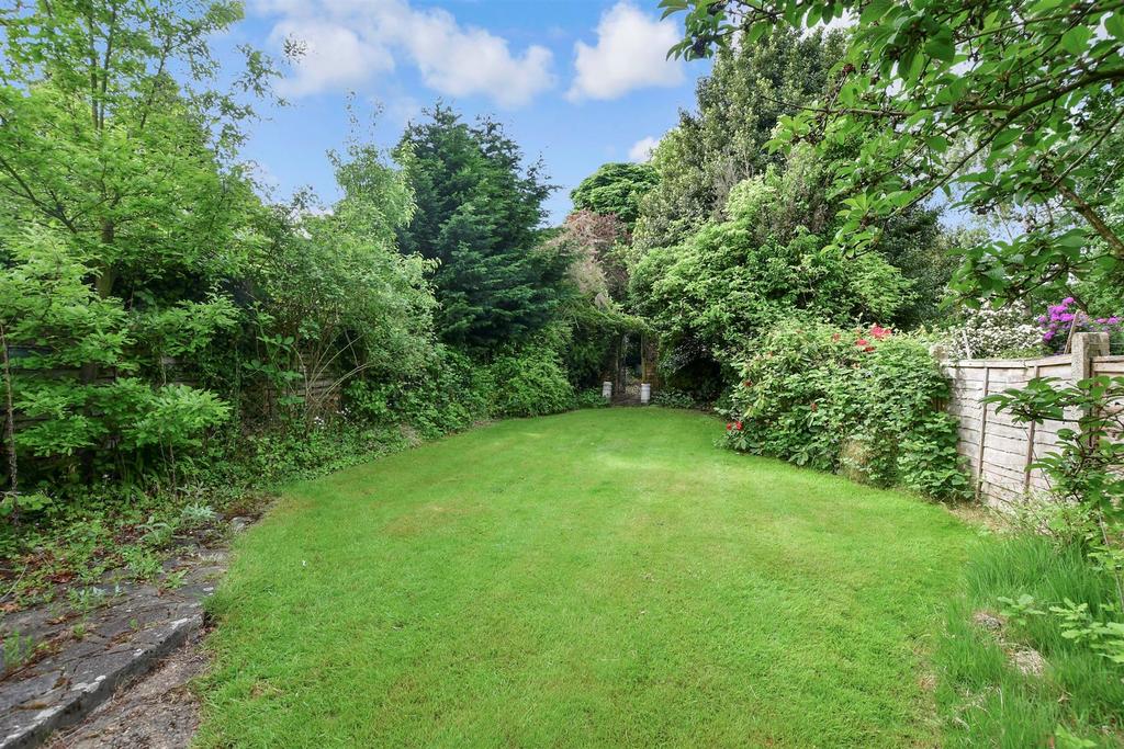 Links View Road, Shirley, Croydon... 3 bed semi-detached house - £500,000