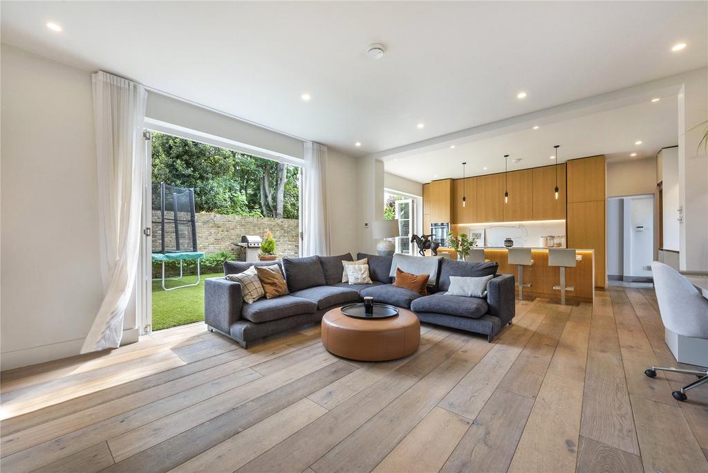 Queen's Ride, Barnes, London 4 bed detached house - £10,000 pcm (£2,308 pw)