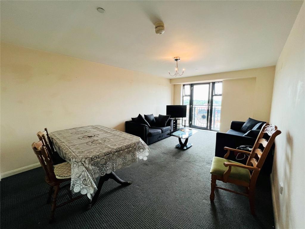 Market Square, Wolverhampton, West... 2 bed apartment - £825 pcm (£190 pw)