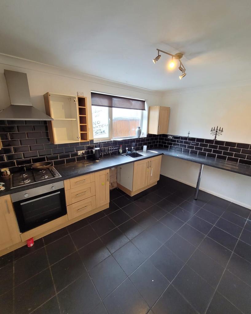 Beech Road, Armthorpe, Doncaster 3 bed terraced house - £115,000