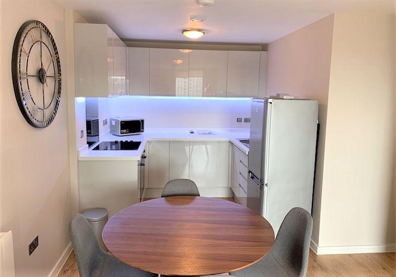 Jesse Hartley Way, Liverpool 2 bed apartment - £950 pcm (£219 pw)