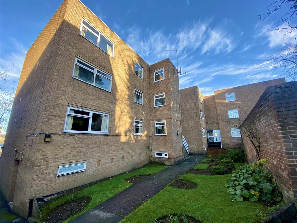 Sharrow Vale Road, Sheffield 1 bed apartment - £850 pcm (£196 pw)