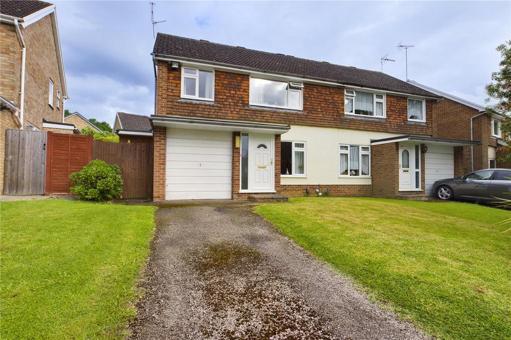 Goldcrest Way, Tilehurst, Reading, Berkshire, RG31 3 bed semi-detached ...