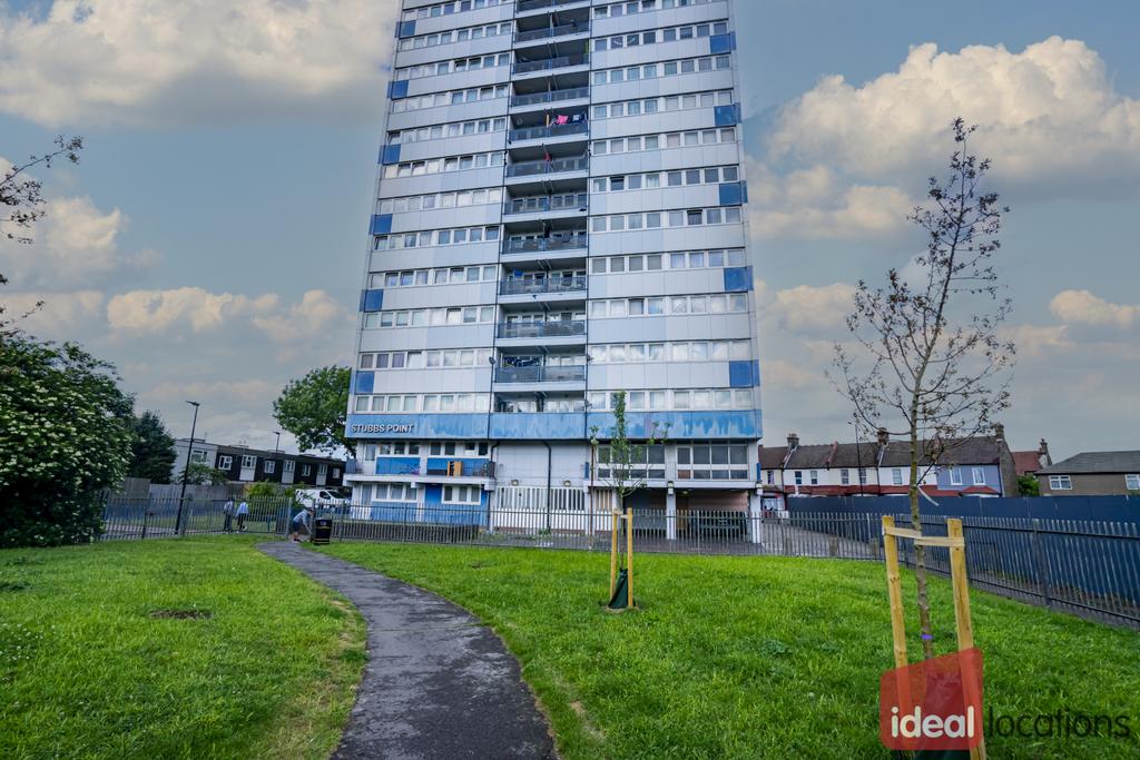 Stubbs Point, London, E13 2 bed flat - £290,000