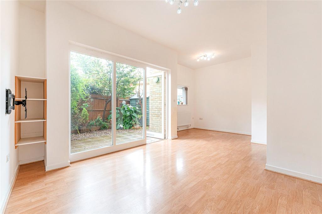 Roman Way, London, N7 3 bed duplex - £2,600 pcm (£600 pw)