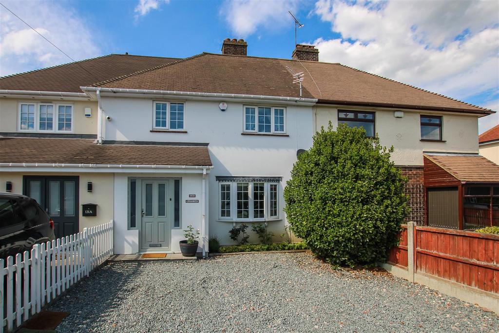 Danes Way, Pilgrims Hatch, Brentwood 3 bed terraced house - £525,000