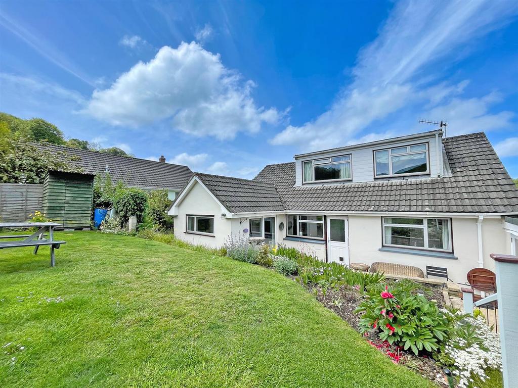 The Orchards, Swimbridge, Barnstaple 4 bed detached house - £365,000
