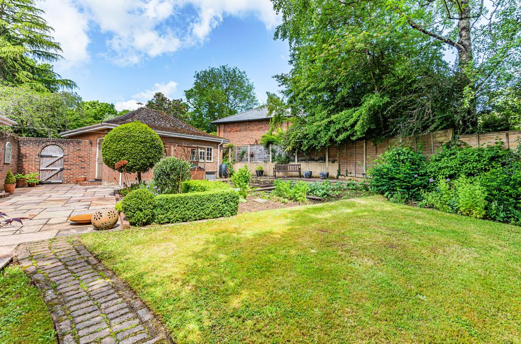 Dean Lane, Whiteparish, Salisbury... 5 bed detached house - £1,500,000