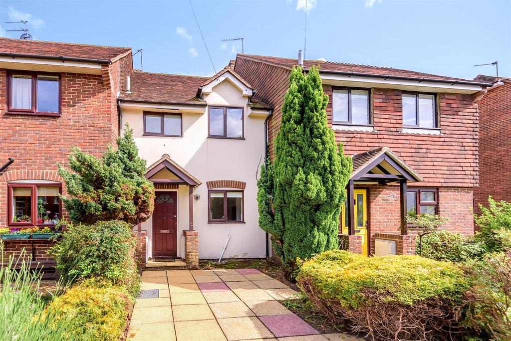 High Street, Ripley 2 bed house - £1,595 pcm (£368 pw)