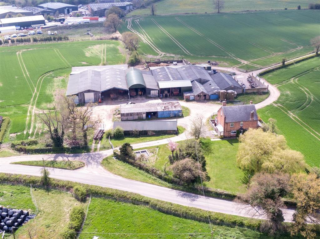 Stone Road, Bramshall, Uttoxeter 6 bed detached house - £1,915,000