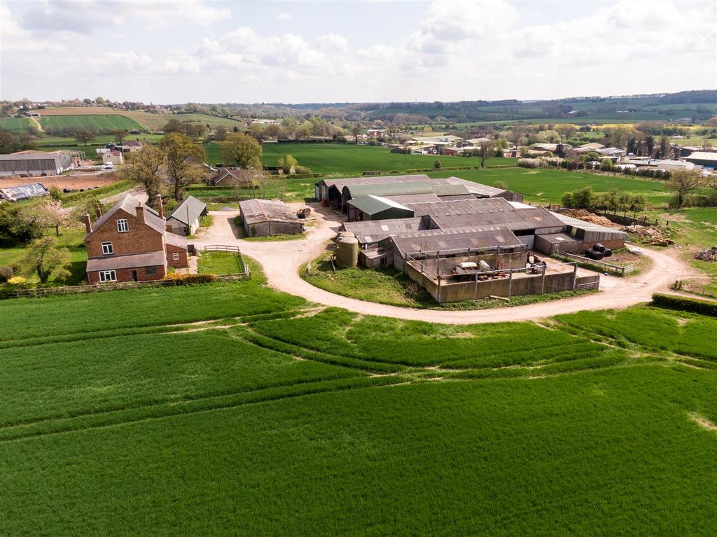 Stone Road, Bramshall, Uttoxeter 6 bed detached house - £1,915,000