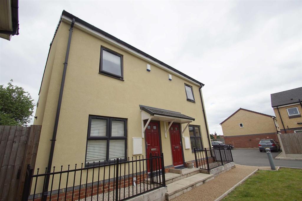 Freeman Gardens, Upper Accomodation... 2 bed semi-detached house - £800 ...
