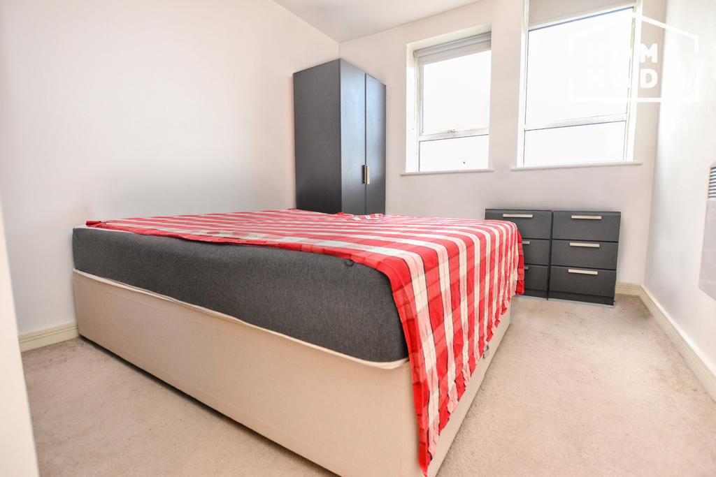 Arodene House, Ilford, IG2 Studio - £1,235 pcm (£285 pw)