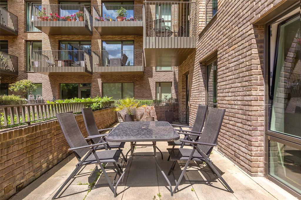 West Row, North Kensington, London 2 bed flat - £775,000