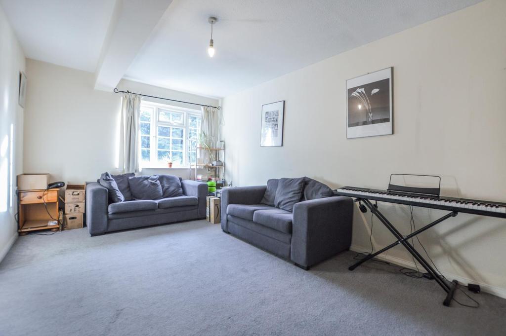Mount Hermon Road, Woking, Surrey, GU22 1 bed flat - £925 pcm (£213 pw)