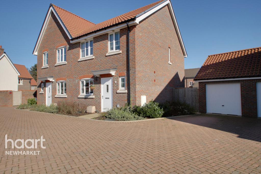 Saxon Hall Road Newmarket 3 Bed Semi Detached House £325 000