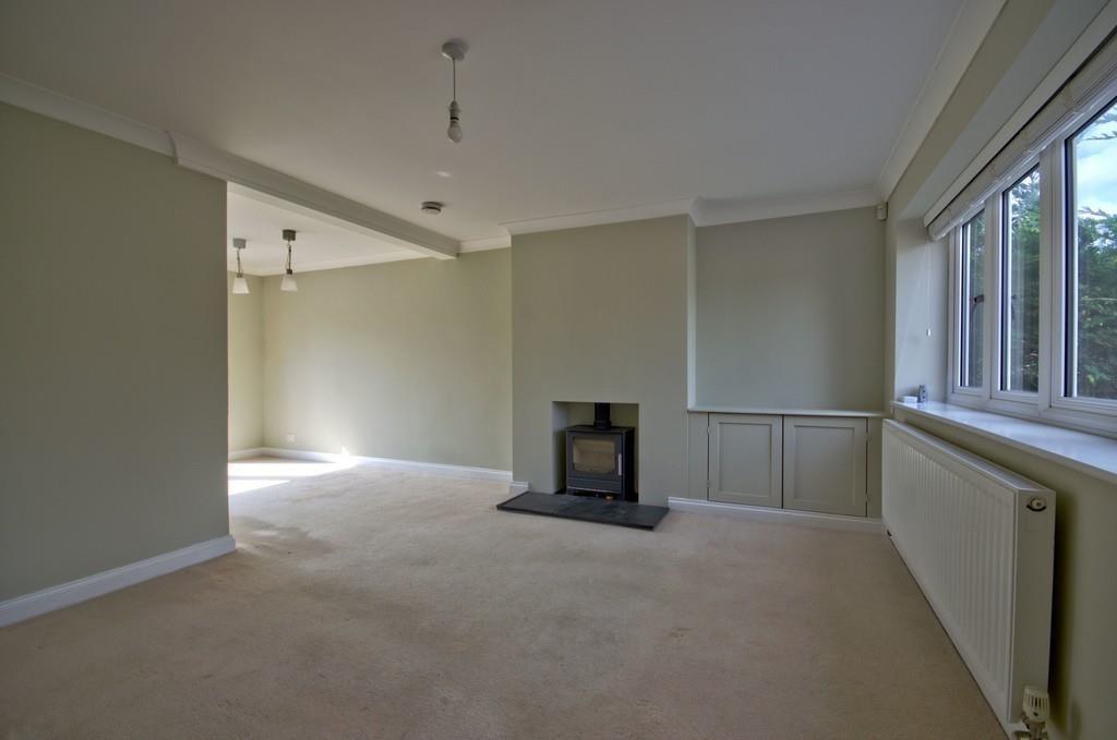 Springfield Road, Cambridge, CB22 3 bed terraced house - £1,350 pcm (£ ...