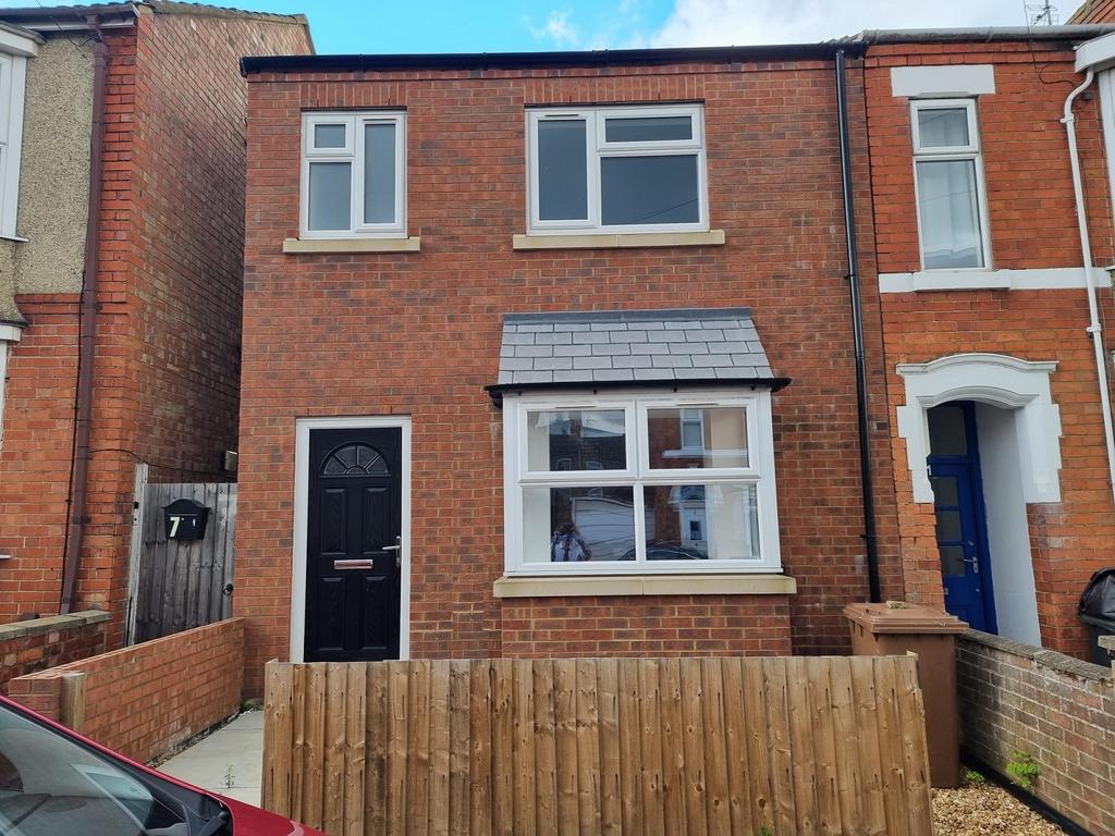 Albert Road, Wellingborough, Northamptonshire. NN8 1EL 1 bed flat - £ ...