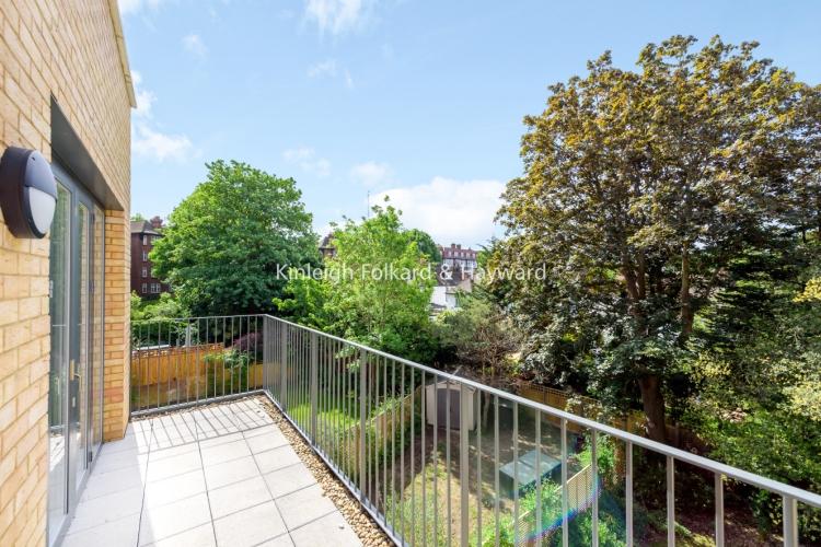 Church Walk London NW2 2 bed apartment - £2,750 pcm (£635 pw)