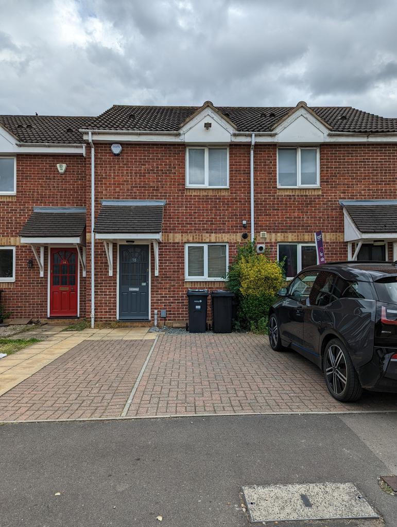 Strouds Close Romford Essex Rm6 2 Bed Terraced House £1 600 Pcm £
