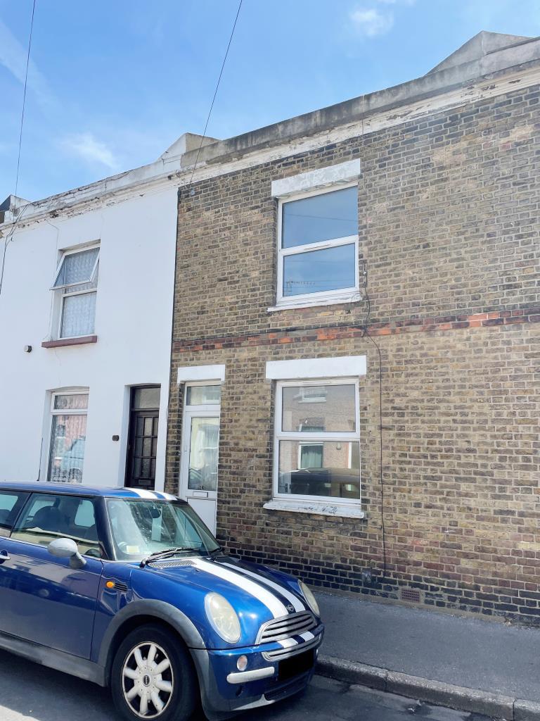14 Victoria Street, Sheerness, Kent 2 bed terraced house - £140,000