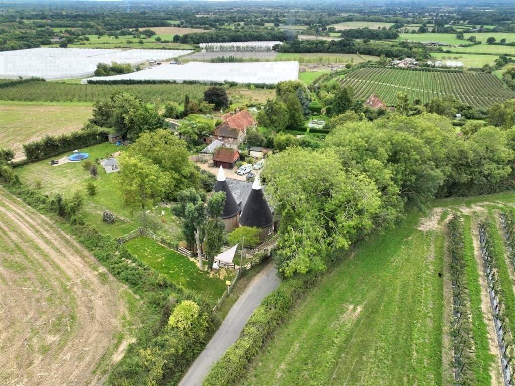 Boyton Court Oast, Boyton Court Road... 6 bed semi-detached house - £ ...