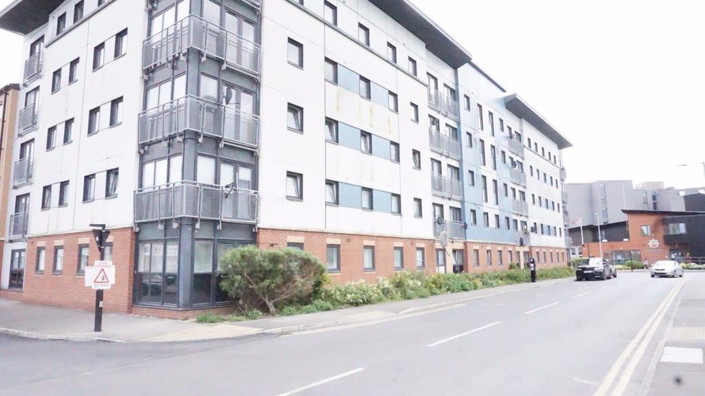 Flat 61, 12 Spring Street, Hull, HU2 8RD 2 bed flat - £550 pcm (£127 pw)