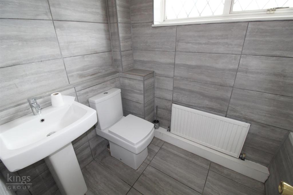 Rushes Mead, Harlow 2 bed house - £1,325 pcm (£306 pw)