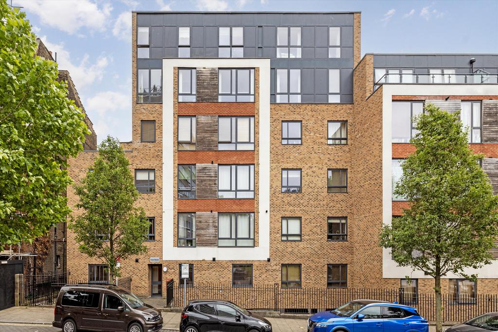 Priory Park Road, London, NW6 2 bed flat for sale - £550,000