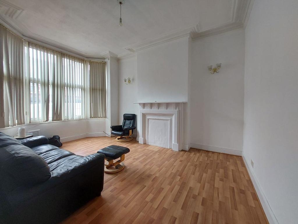 Evington Road, Leicester 5 bed semi-detached house - £1,500 pcm (£346 pw)