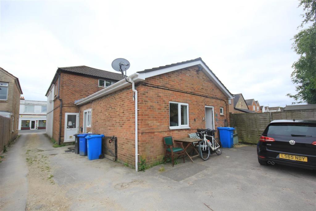 Sea View Road, Parkstone, Poole 1 bed apartment - £795 pcm (£183 pw)