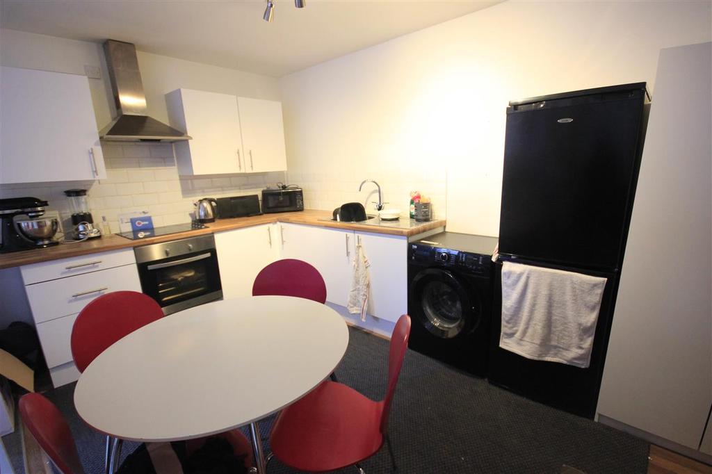Sea View Road, Parkstone, Poole 1 bed apartment - £795 pcm (£183 pw)