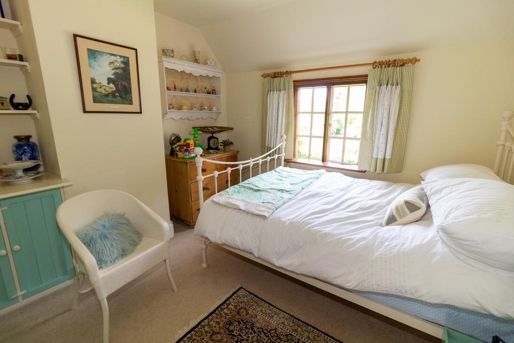 Minstead, Lyndhurst 5 bed detached house - £1,650,000