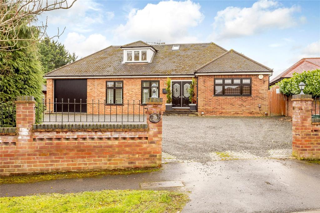 The Mount, Rickmansworth... 4 bed bungalow - £1,895,000