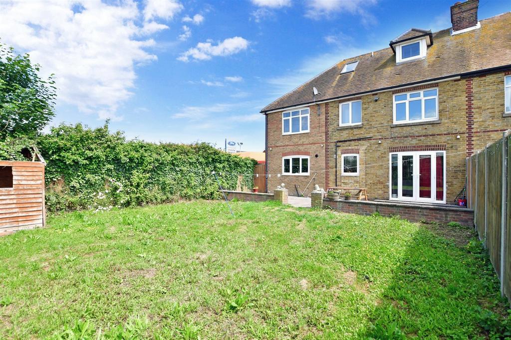 Margate Road, Ramsgate, Kent 5 bed semi-detached house - £375,000