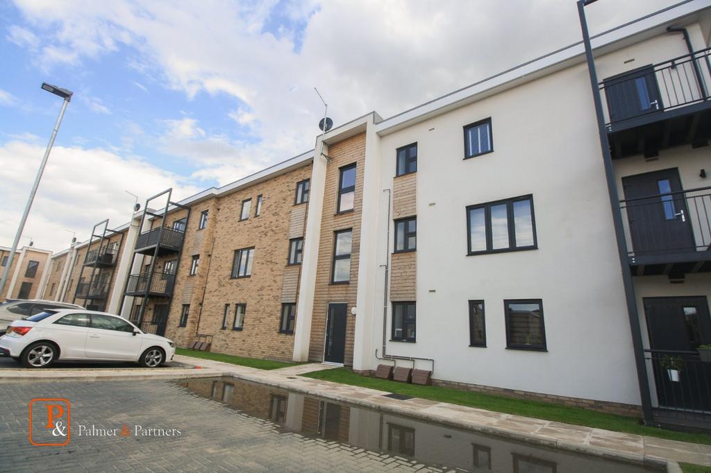 Barcro Square, Colchester, Essex, CO1 2 bed penthouse - £1,250 pcm (£ ...