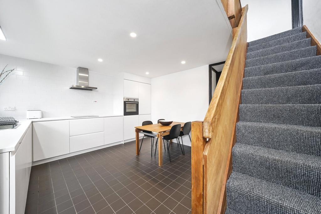 Dunboyne Road, London 3 bed flat - £2,578 pcm (£595 pw)