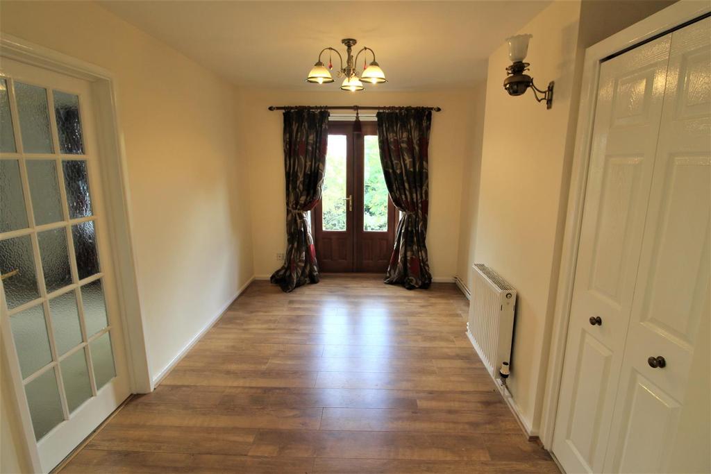 Coton Crescent, Shrewsbury 2 bed detached bungalow - £850 pcm (£196 pw)