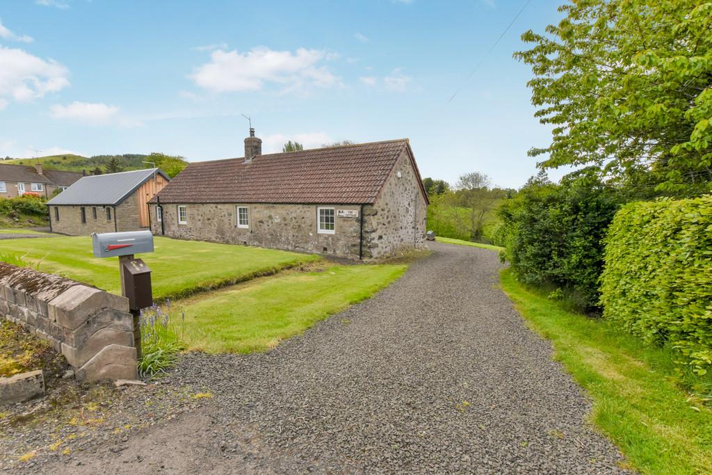 Collace, Perth 2 bed detached bungalow - £230,000