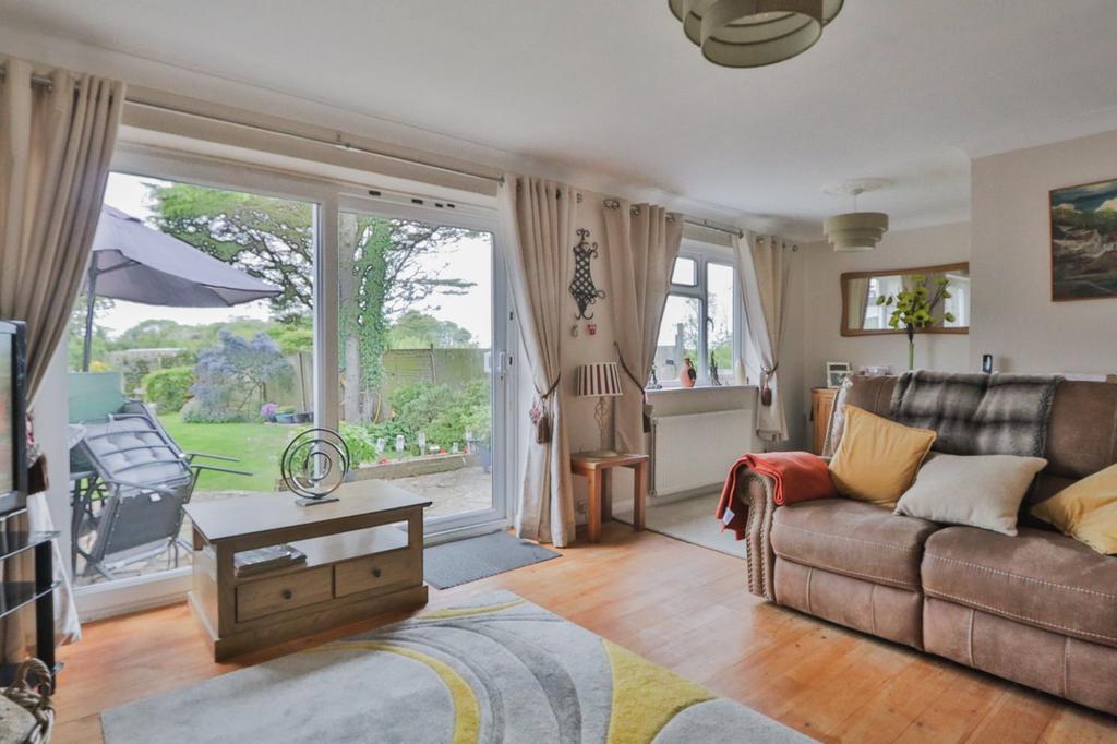 Out Newton Road, Skeffling, Hull... 3 bed semi-detached house - £175,000