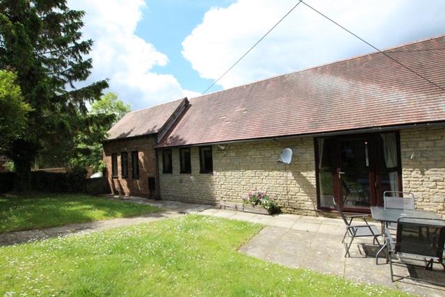 Grange Court, Kemerton, Tewkesbury, GL20 2 bed bungalow - £1,100 pcm (£ ...
