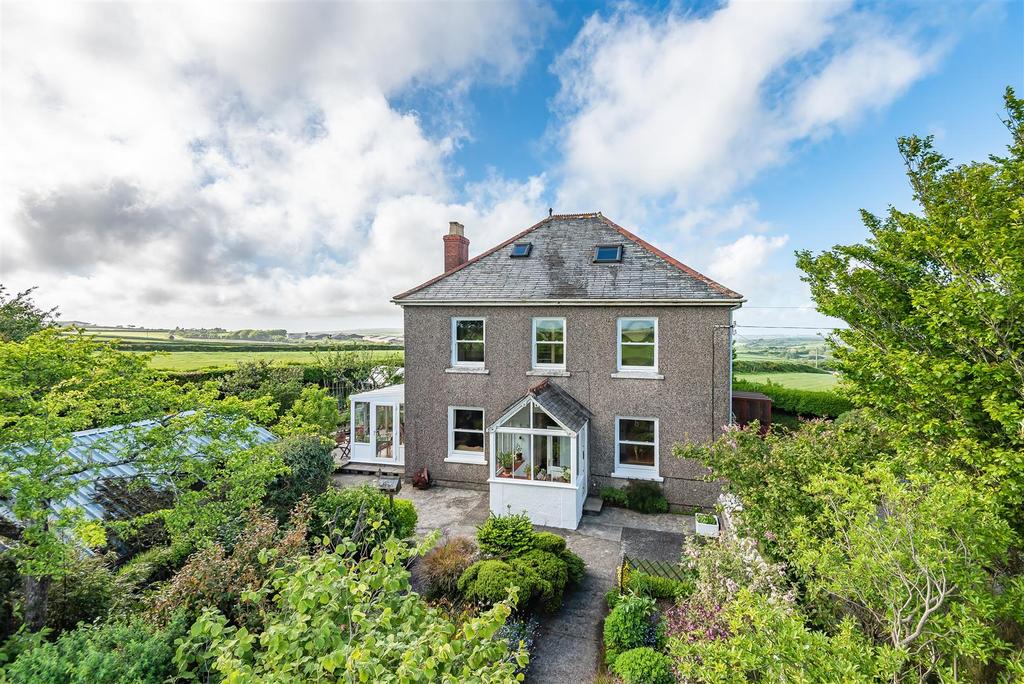 Hallworthy, Camelford 6 bed detached house - £525,000