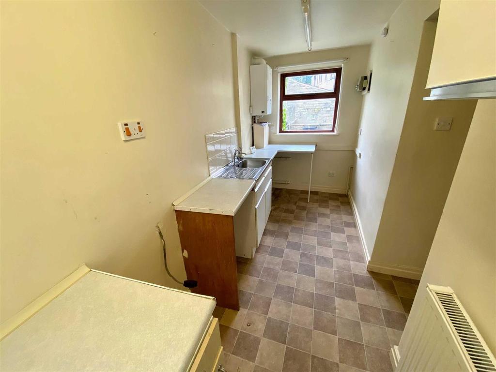 Upper Fold, Honley 2 bed terraced house - £100,000