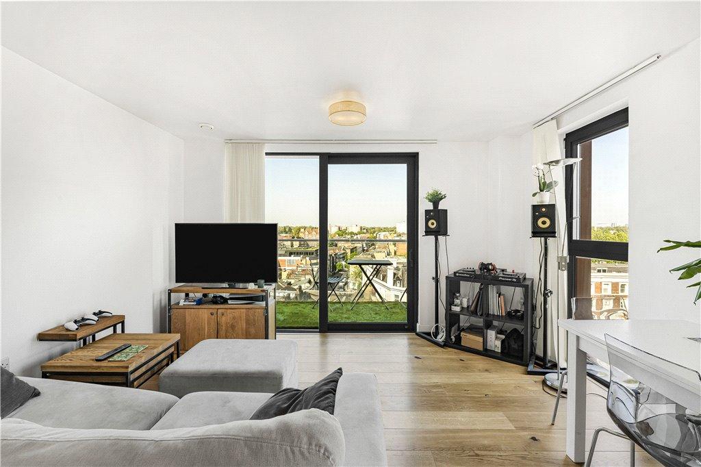 Dalston Square, London, E8 1 bed apartment to rent - £2,500 pcm (£577 pw)