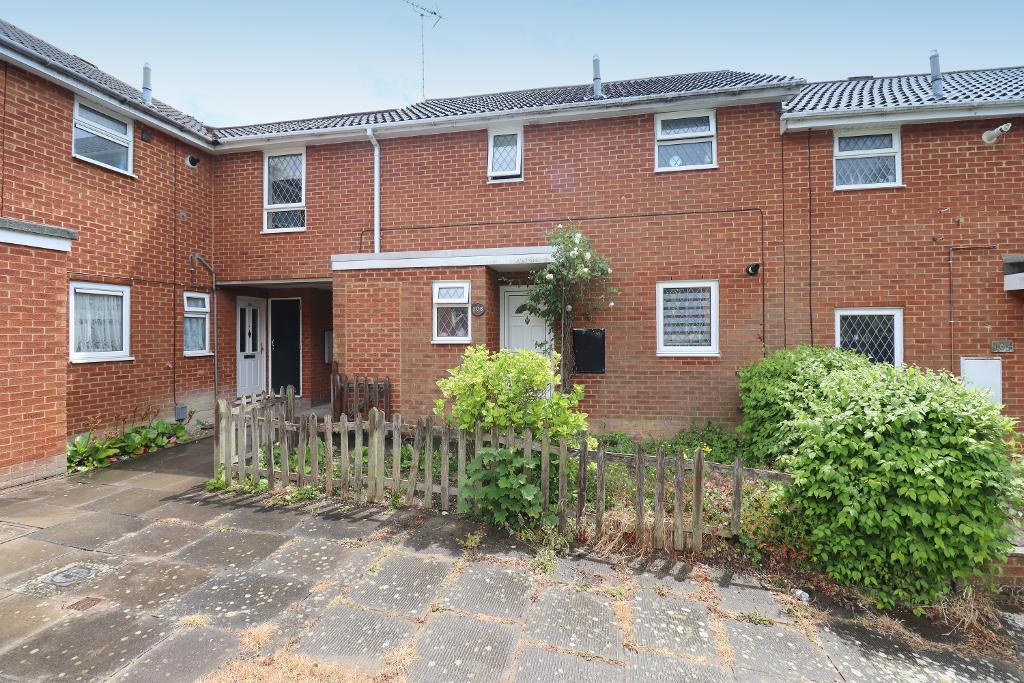 Morris Close, Marsh Farm, Luton... 3 bed terraced house - £300,000